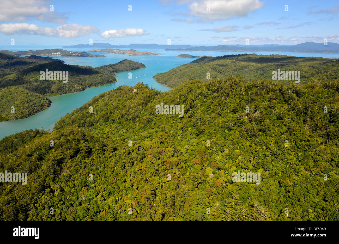 Aerial view of Whitsunday Island, Hook Island, Whitsunday Islands ...