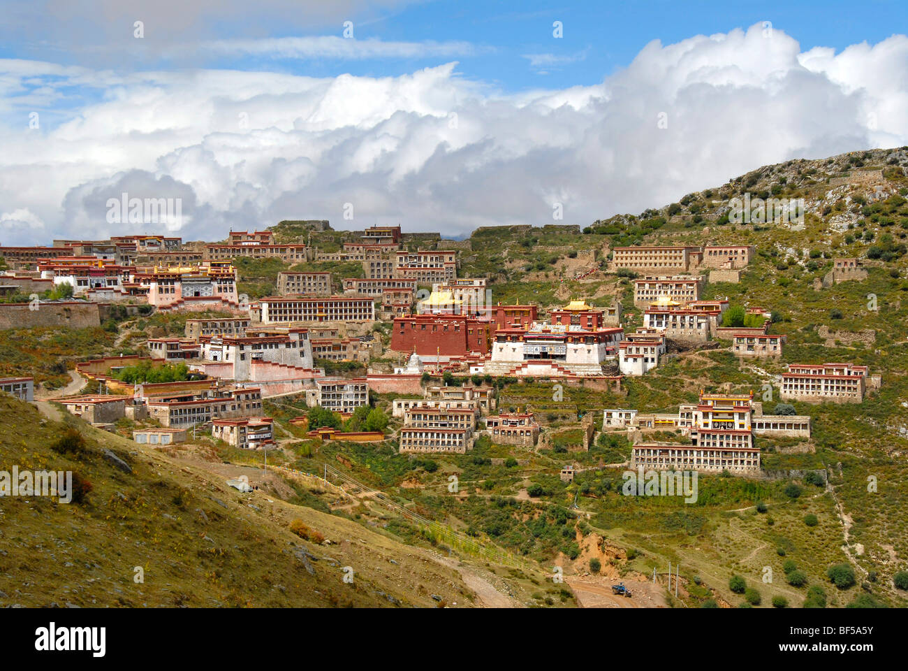 Monastery of gelug school hi-res stock photography and images - Alamy