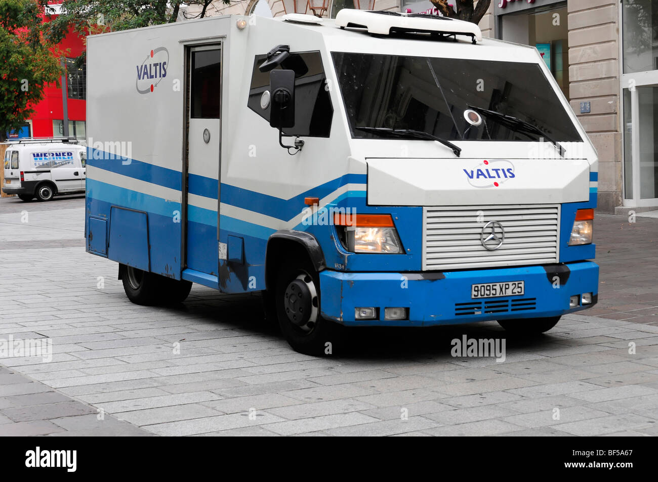 Geldtransportwagen hi-res stock photography and images - Alamy