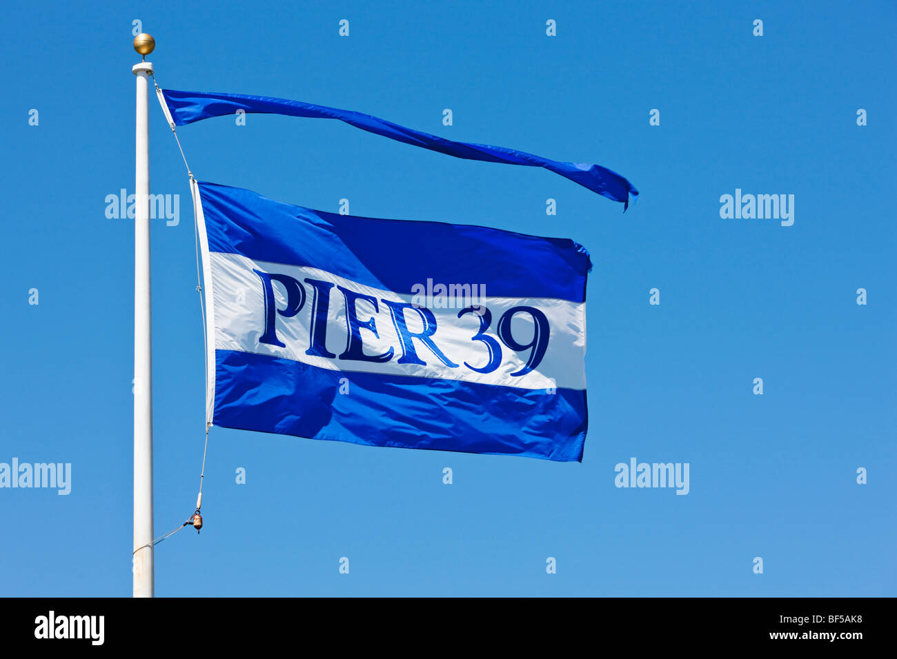 Pier 39 flags hi-res stock photography and images - Alamy