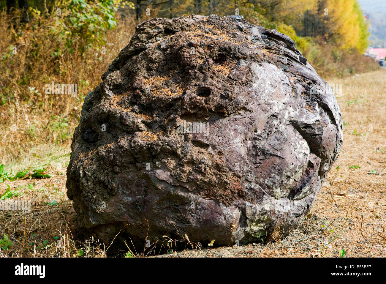 Large ball shaped mountain hi-res stock photography and images - Alamy
