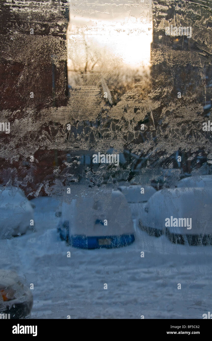 Frosted cars hi-res stock photography and images - Alamy