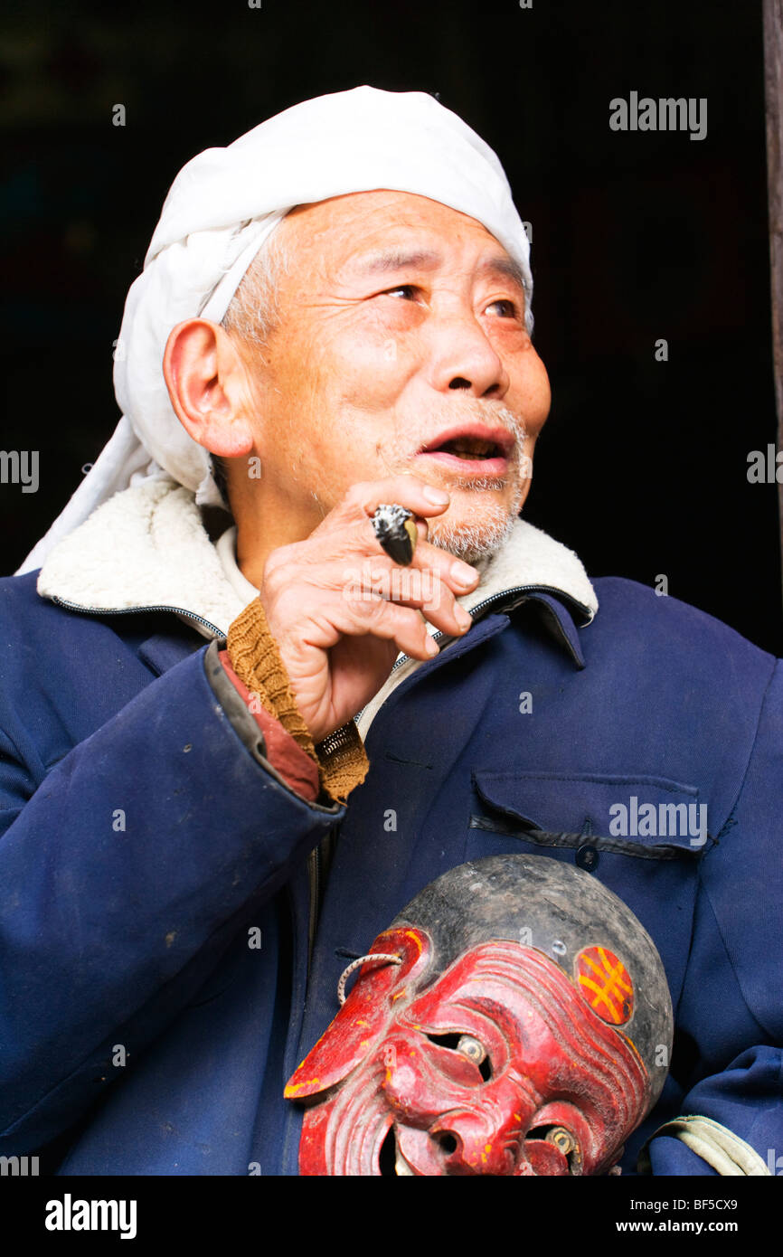 Nuo mask hi-res stock photography and images - Alamy