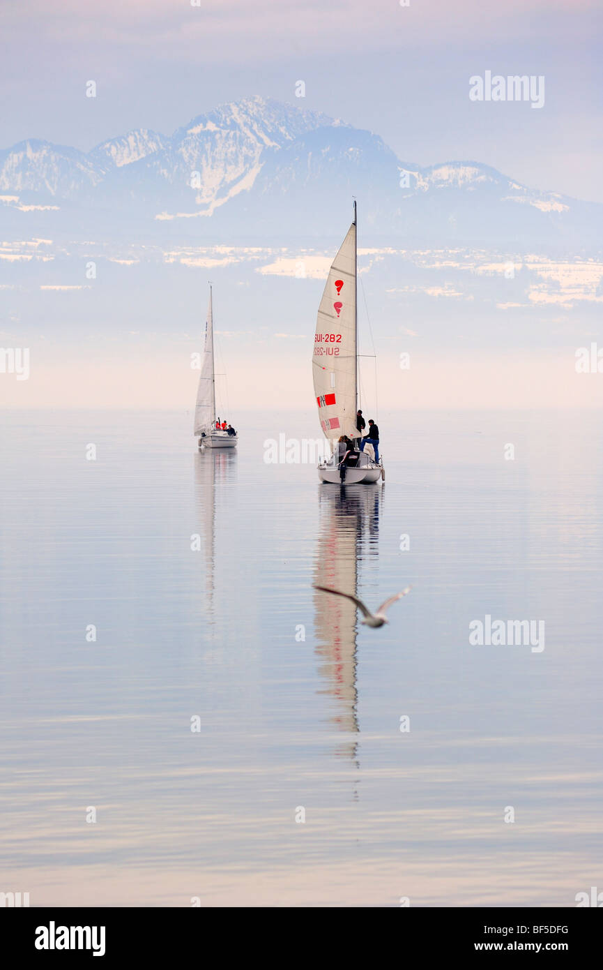 Class 2 yachts hi-res stock photography and images - Alamy