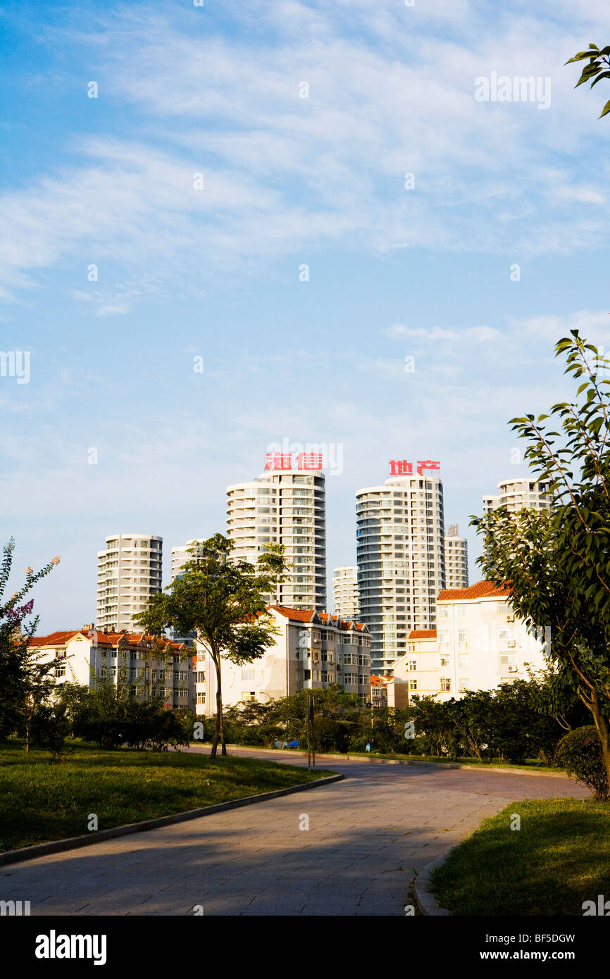 Modern city road sea hi-res stock photography and images - Alamy