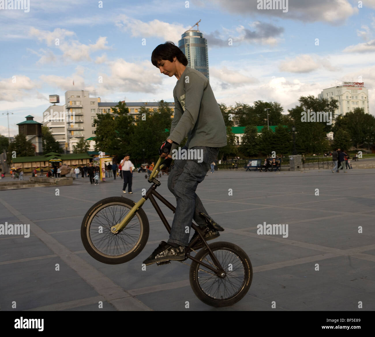 Bmx bikers hi-res stock photography and images - Alamy