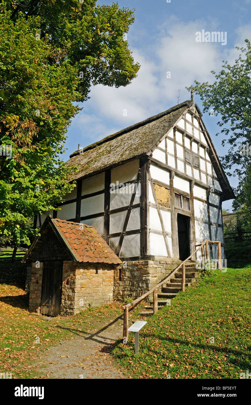 Half timbered storehouse hi-res stock photography and images - Alamy