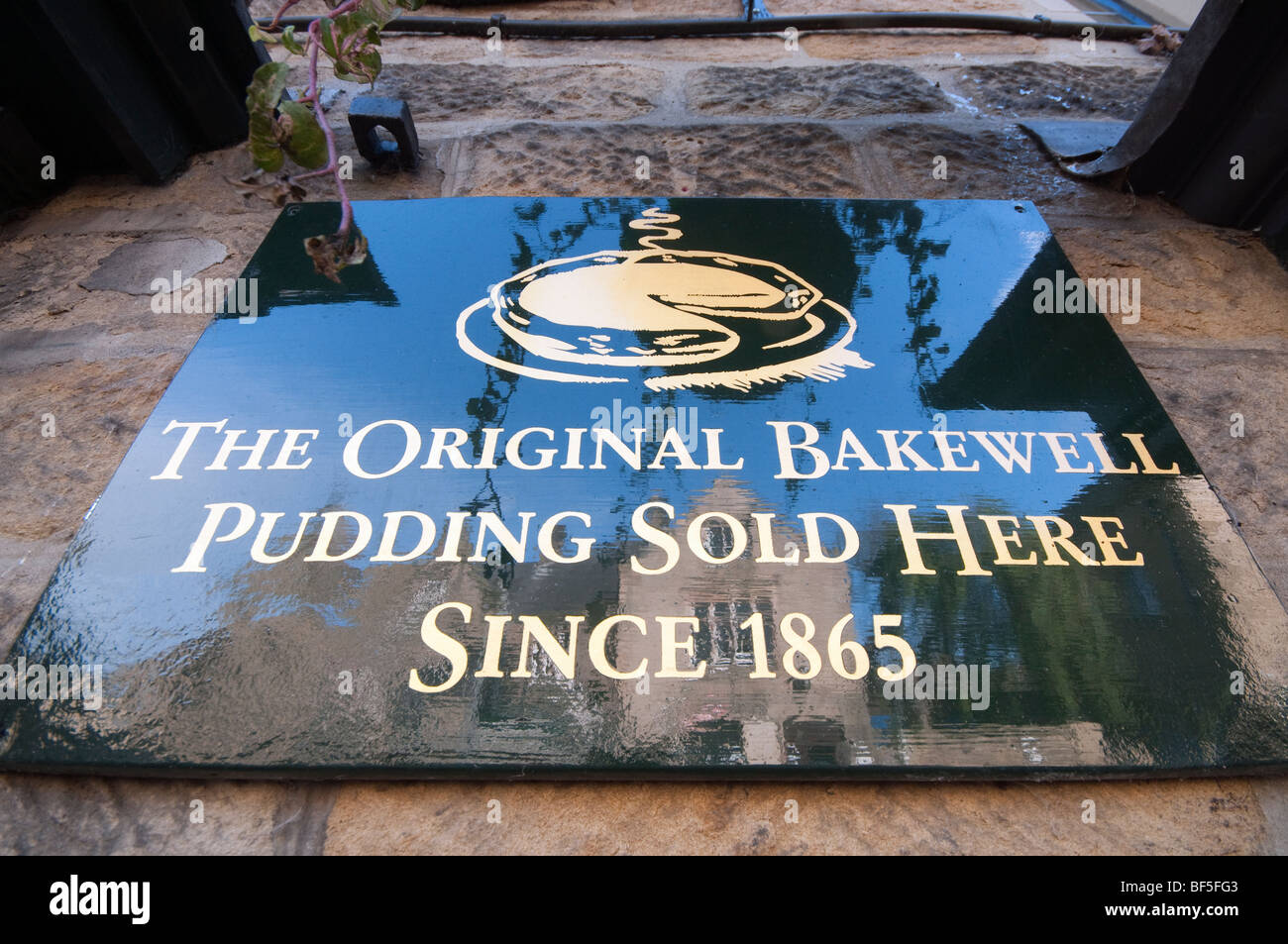 The old original Bakewell pudding Shop Plaque Stock Photo - Alamy