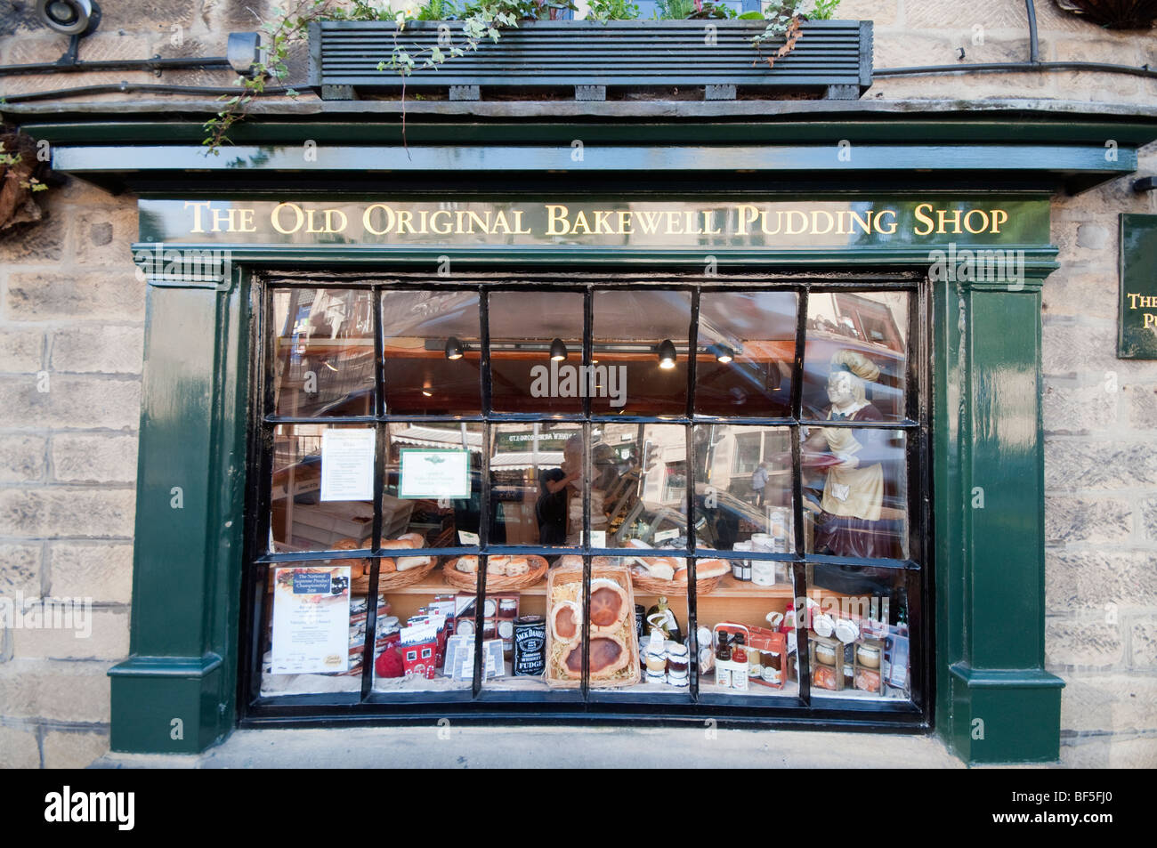 The old original Bakewell Pudding Shop Stock Photo - Alamy