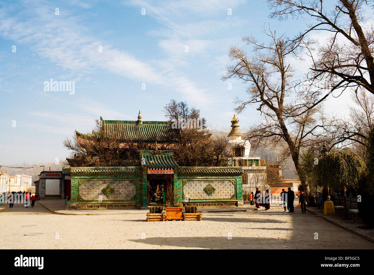Lesser Temple of the Golden Roof, Ta'er Monastery, Xining, Qinghai ...