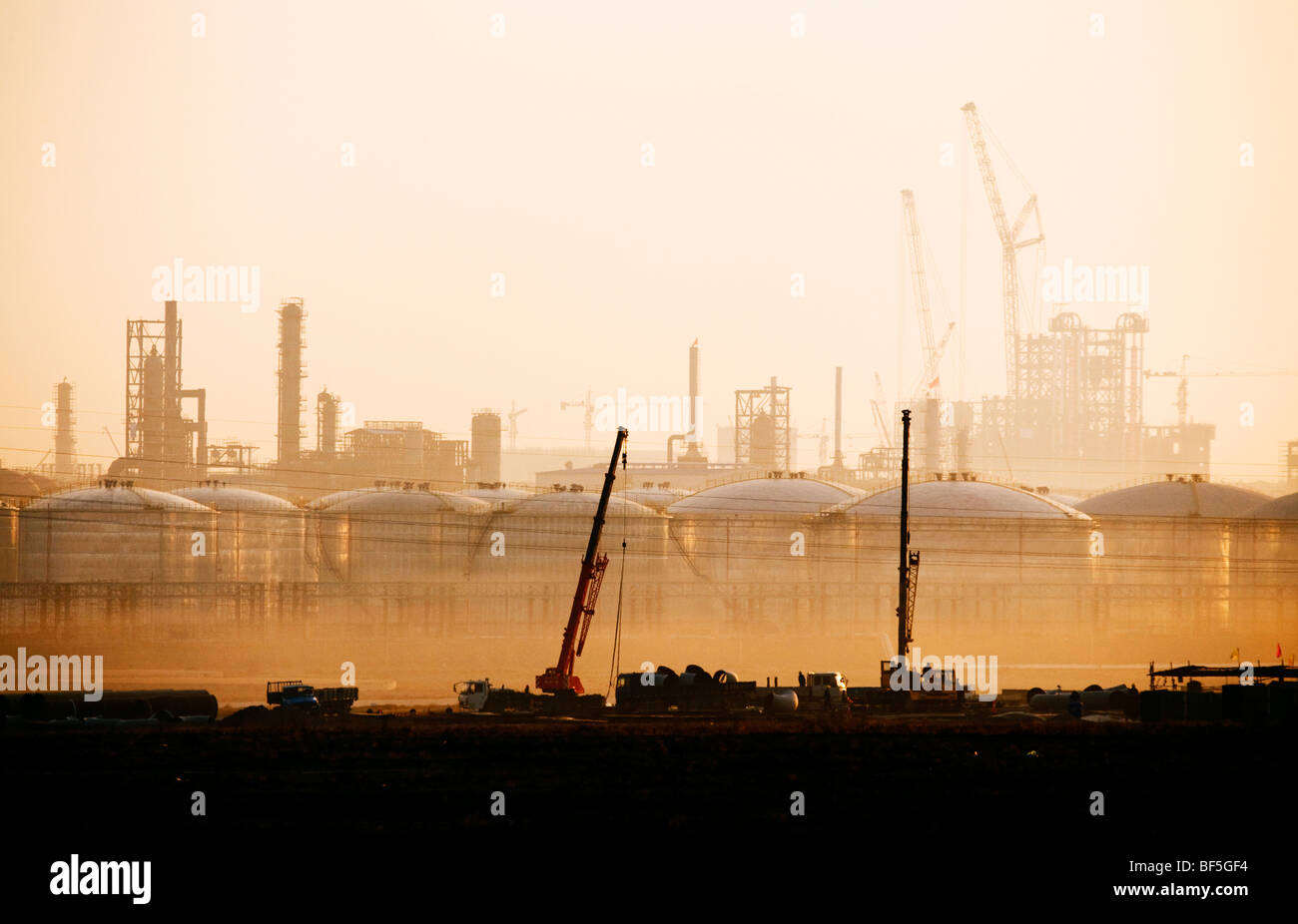 Dushanzi Oil Refinery in construction, Xinjiang Uyghur Autonomous ...