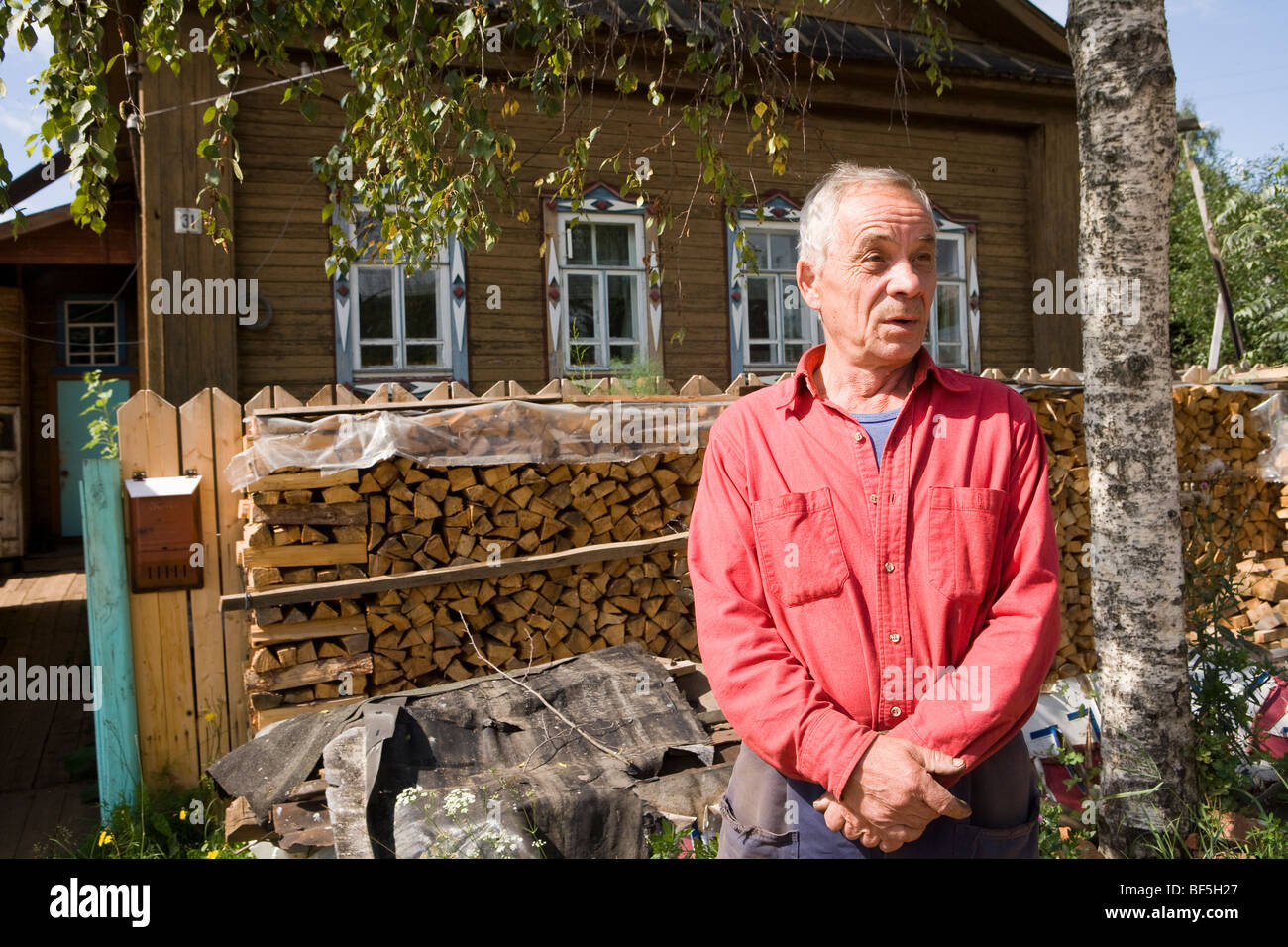 Kirov russia dacha scenes agriculture Stock Photo - Alamy