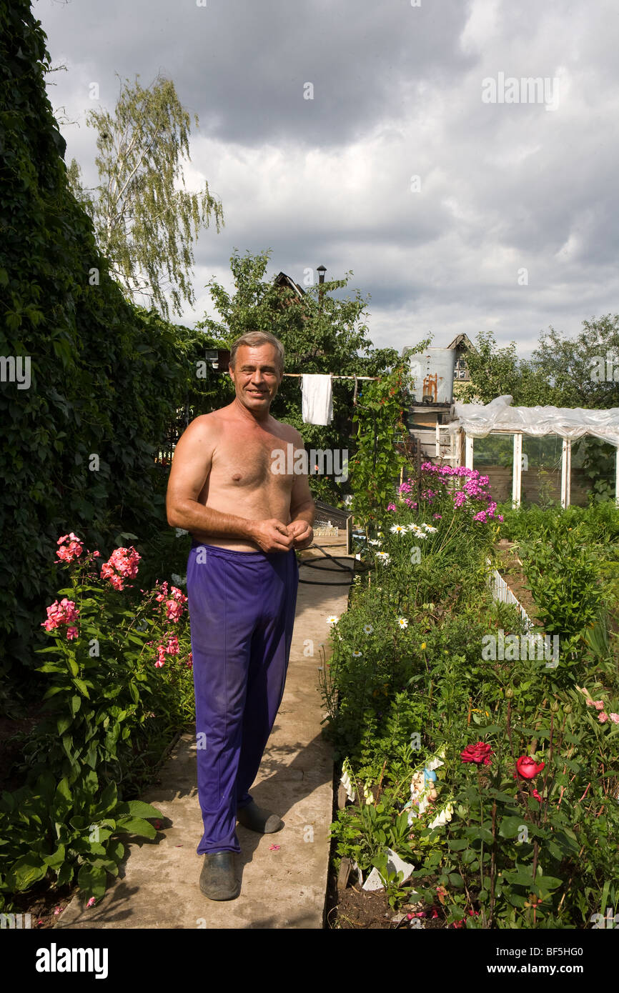 Russian farming house hi-res stock photography and images - Alamy