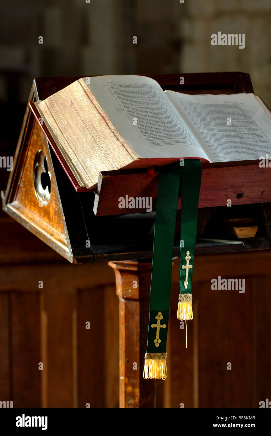 Lectern church hi-res stock photography and images - Alamy