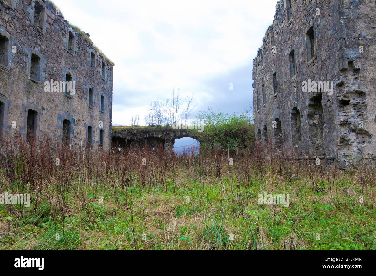 Empty barracks hi-res stock photography and images - Alamy