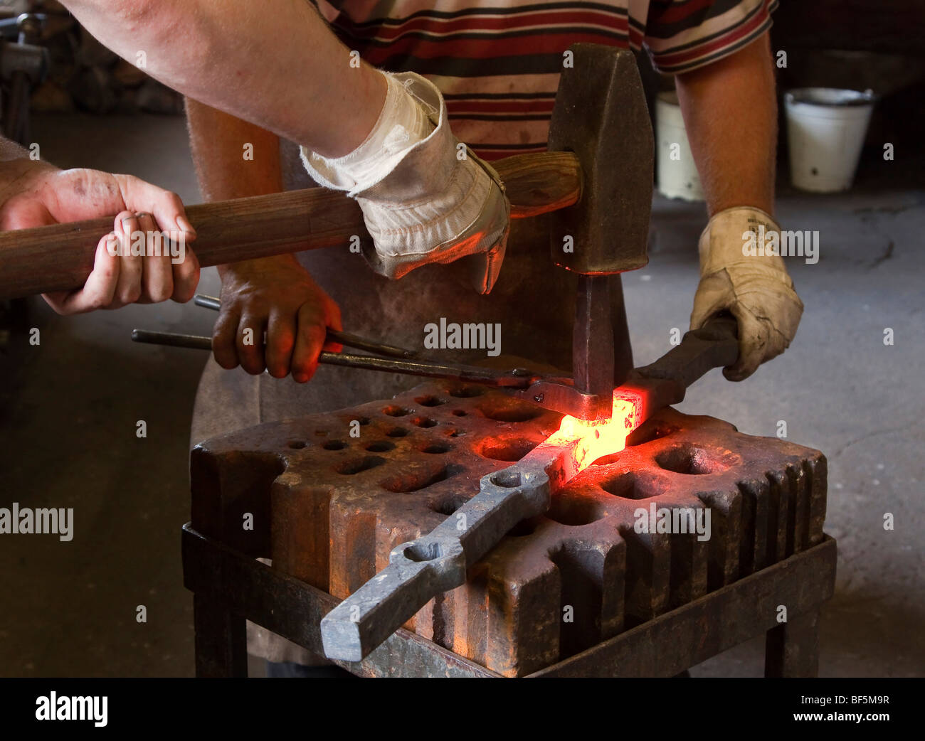 Blacksmith hi-res stock photography and images - Alamy