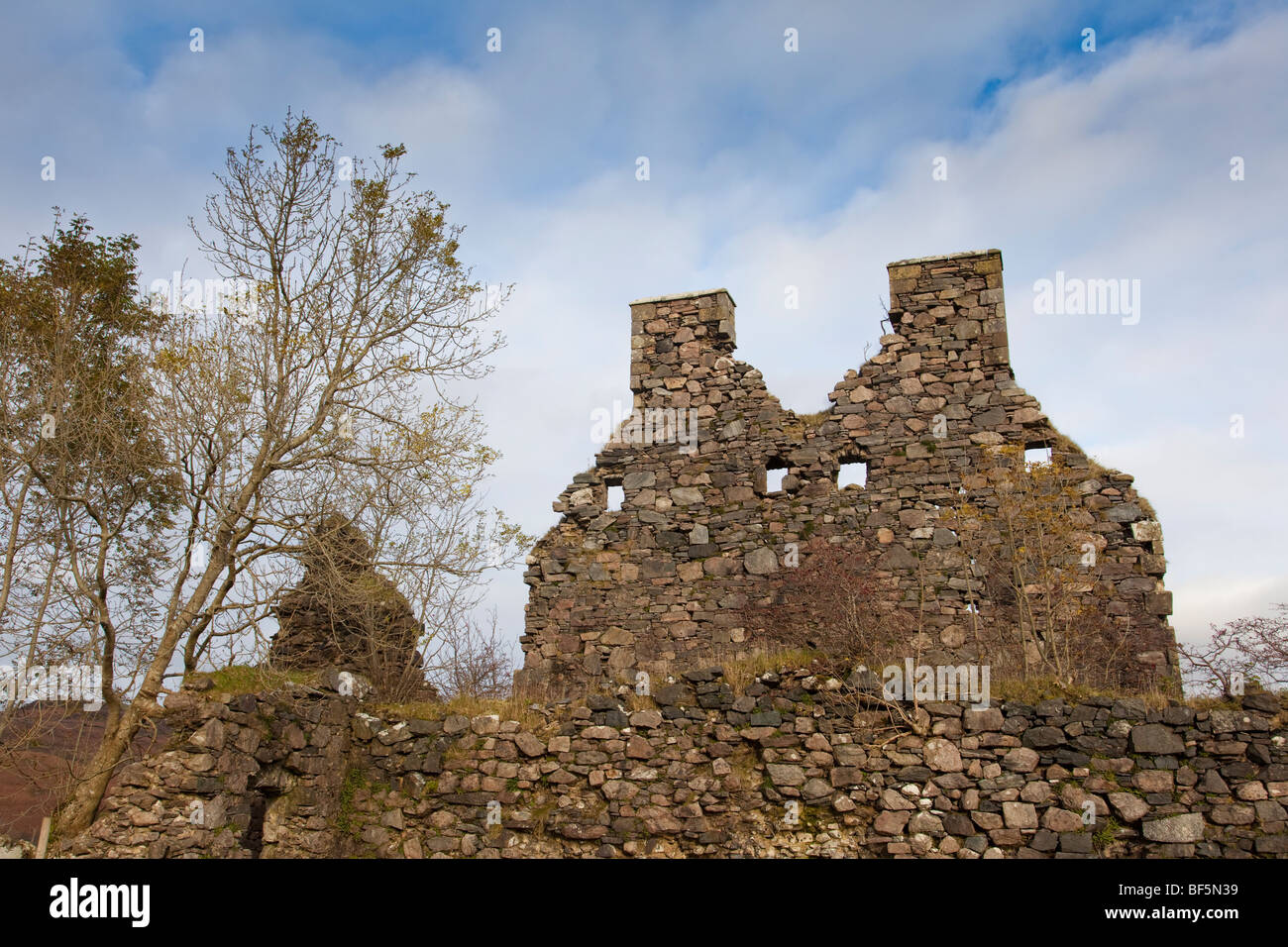 Empty barracks hi-res stock photography and images - Alamy