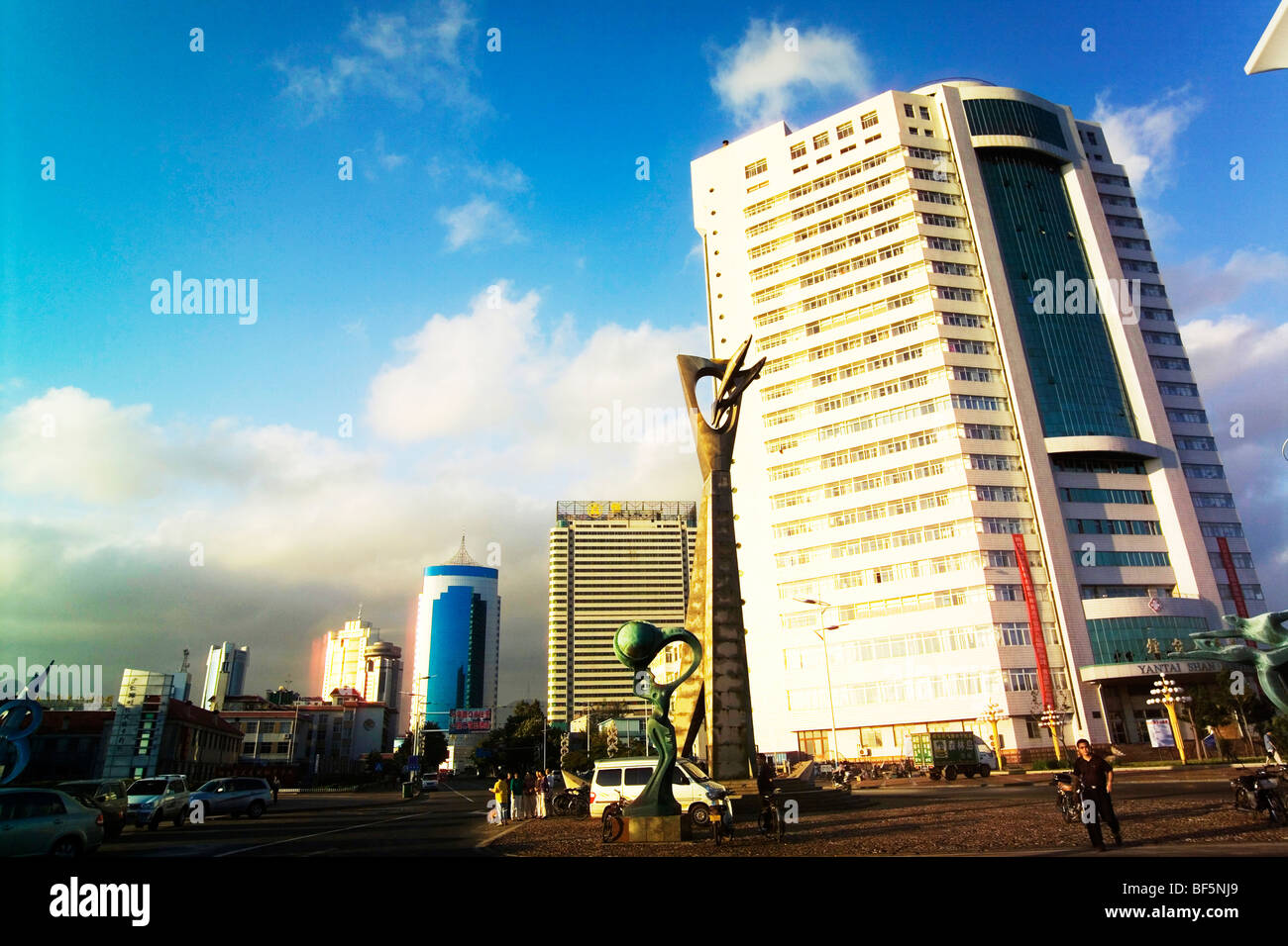 Yantai Shan Hospital, Yantai City, Shandong, China Stock Photo - Alamy
