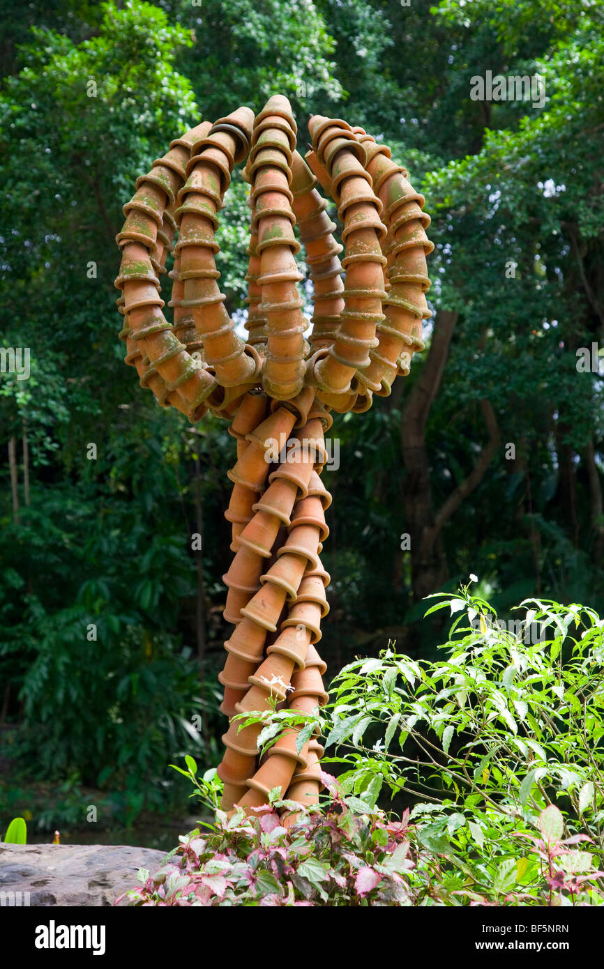 Plants & Flower garden centre plant pot statues. Art artwork, Suan Nong ...