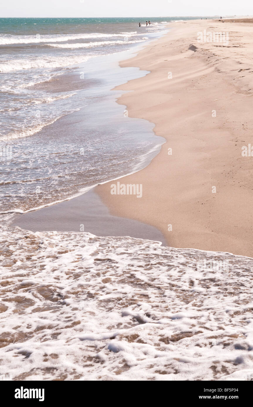 Washing sandy beach hi-res stock photography and images - Alamy