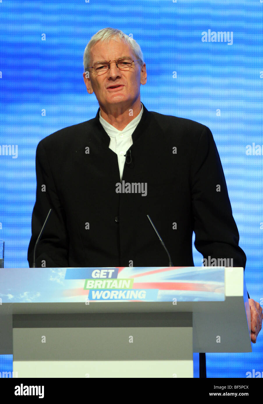 James dyson inventor dyson vacuum hi-res stock photography and images ...