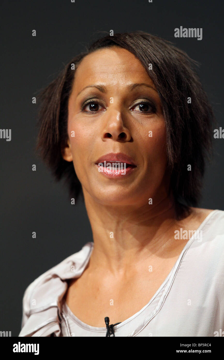 Athlete kelly holmes hi-res stock photography and images - Alamy