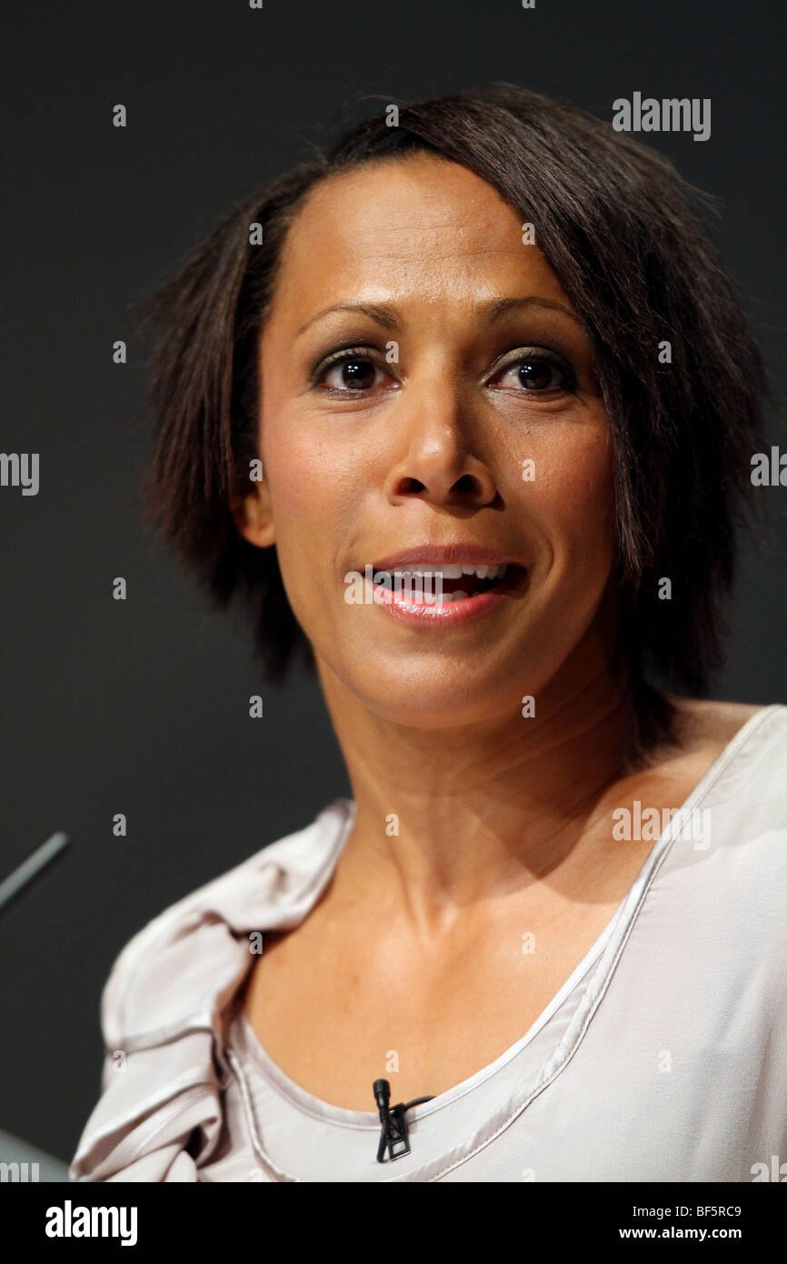 Athlete kelly holmes hi-res stock photography and images - Alamy