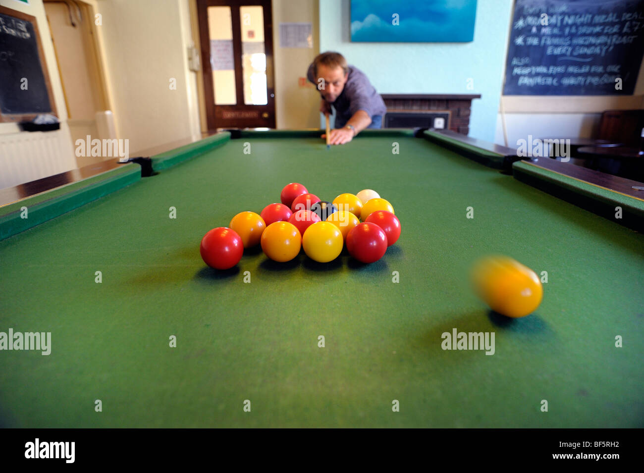 Pool table hi-res stock photography and images - Alamy