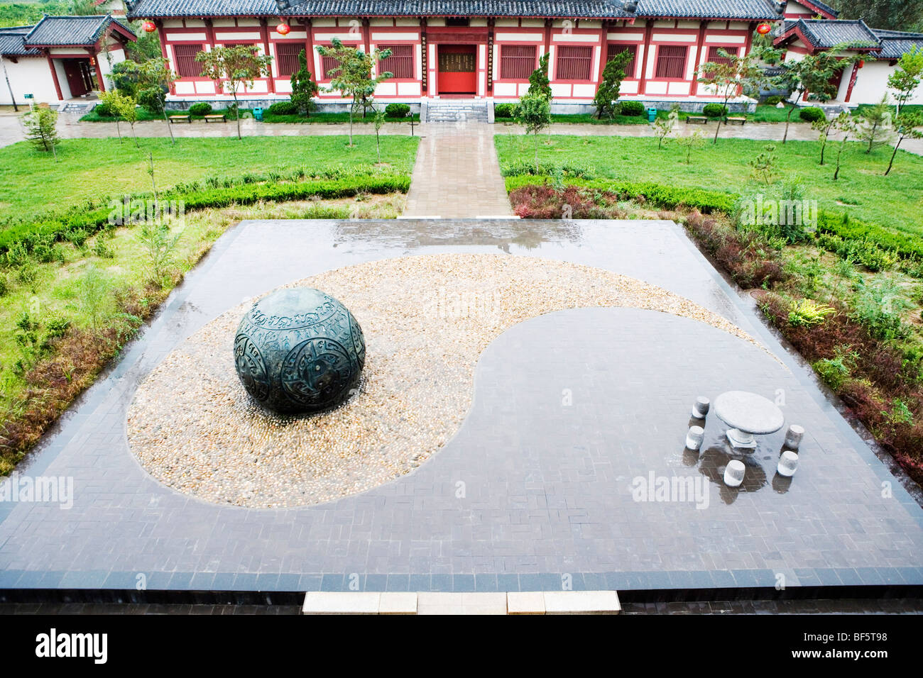 Sun tzu statue High Resolution Stock Photography and Images - Alamy