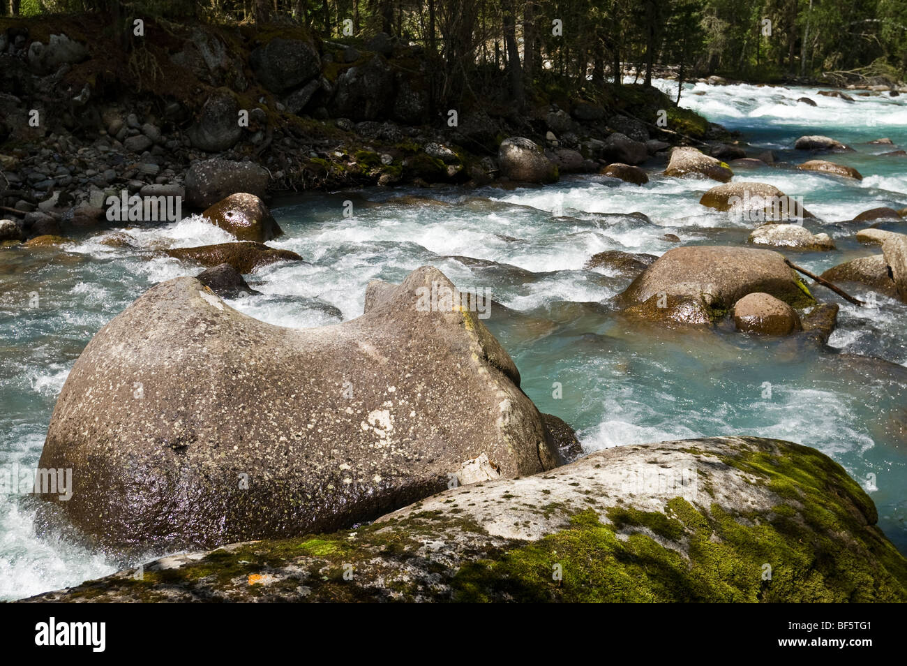 Rivers stones and boulders hi-res stock photography and images - Alamy