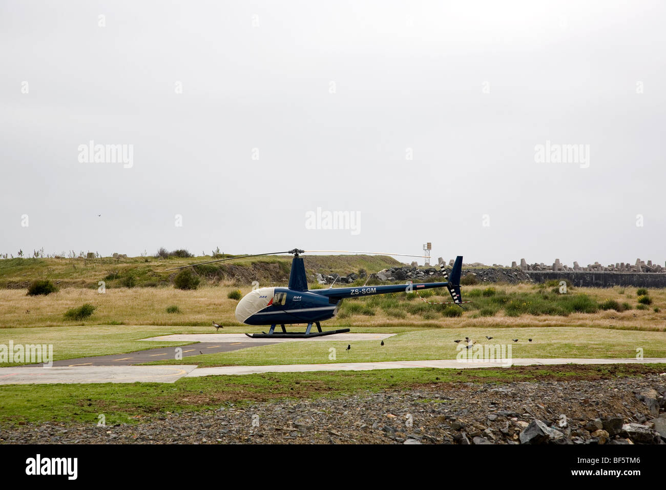 Helicopter stunt hi-res stock photography and images - Alamy