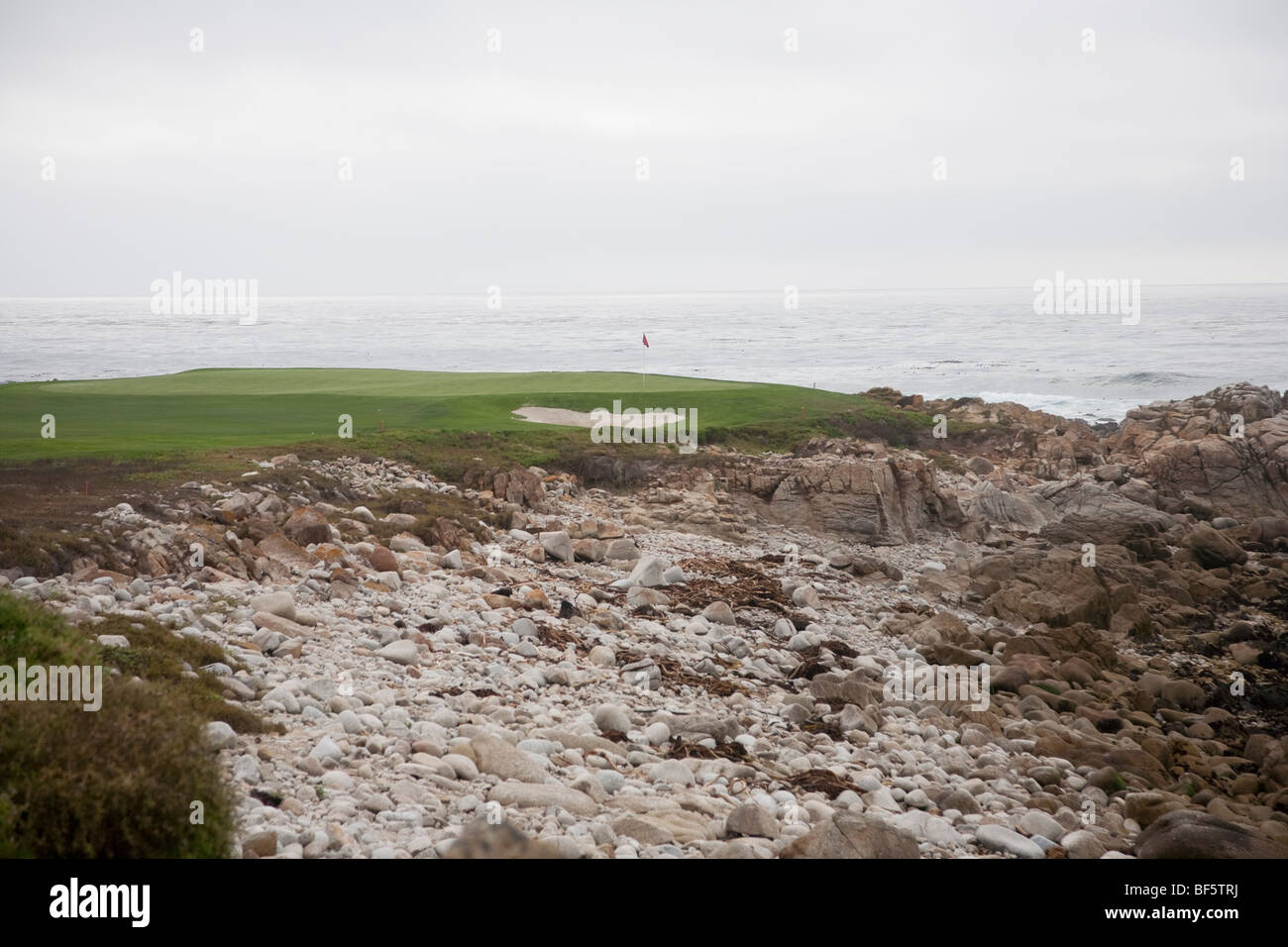 Foggy golf course hi-res stock photography and images - Alamy