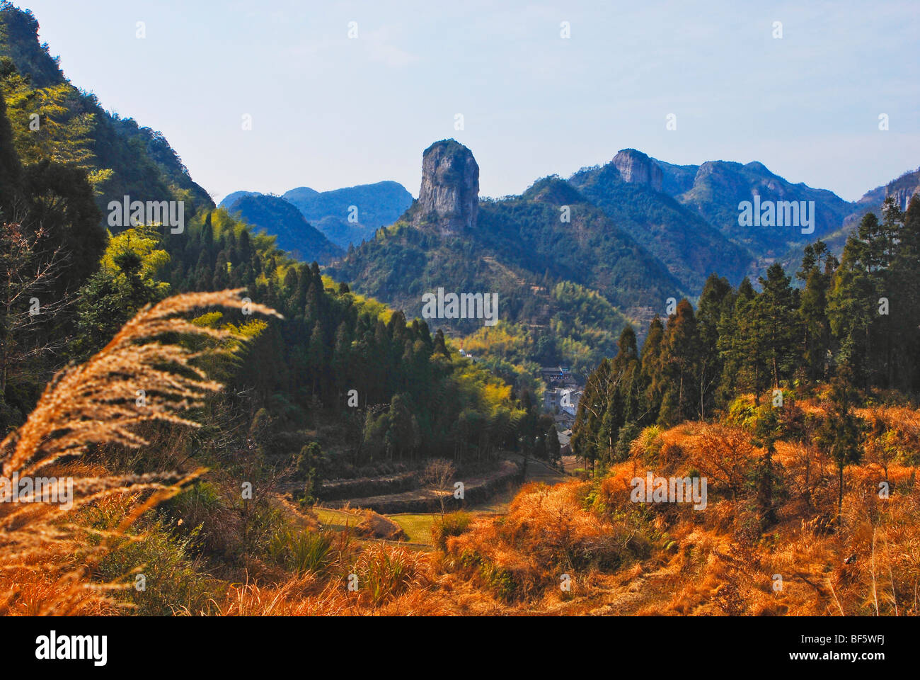 Zhejiang cliff hi-res stock photography and images - Alamy