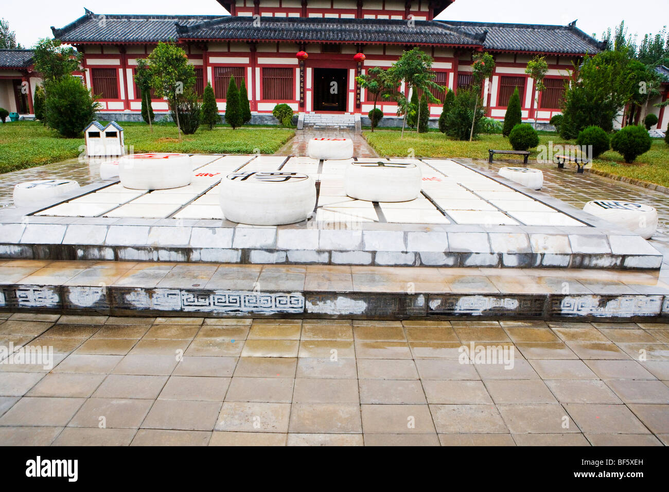 Chinese chess statue, The Art Of War Culture City Of China, Huimin ...