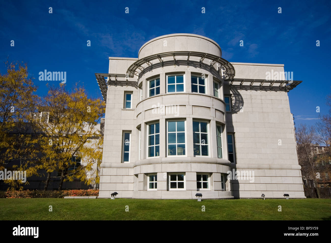 Centre canadien architecture montreal hi-res stock photography and ...