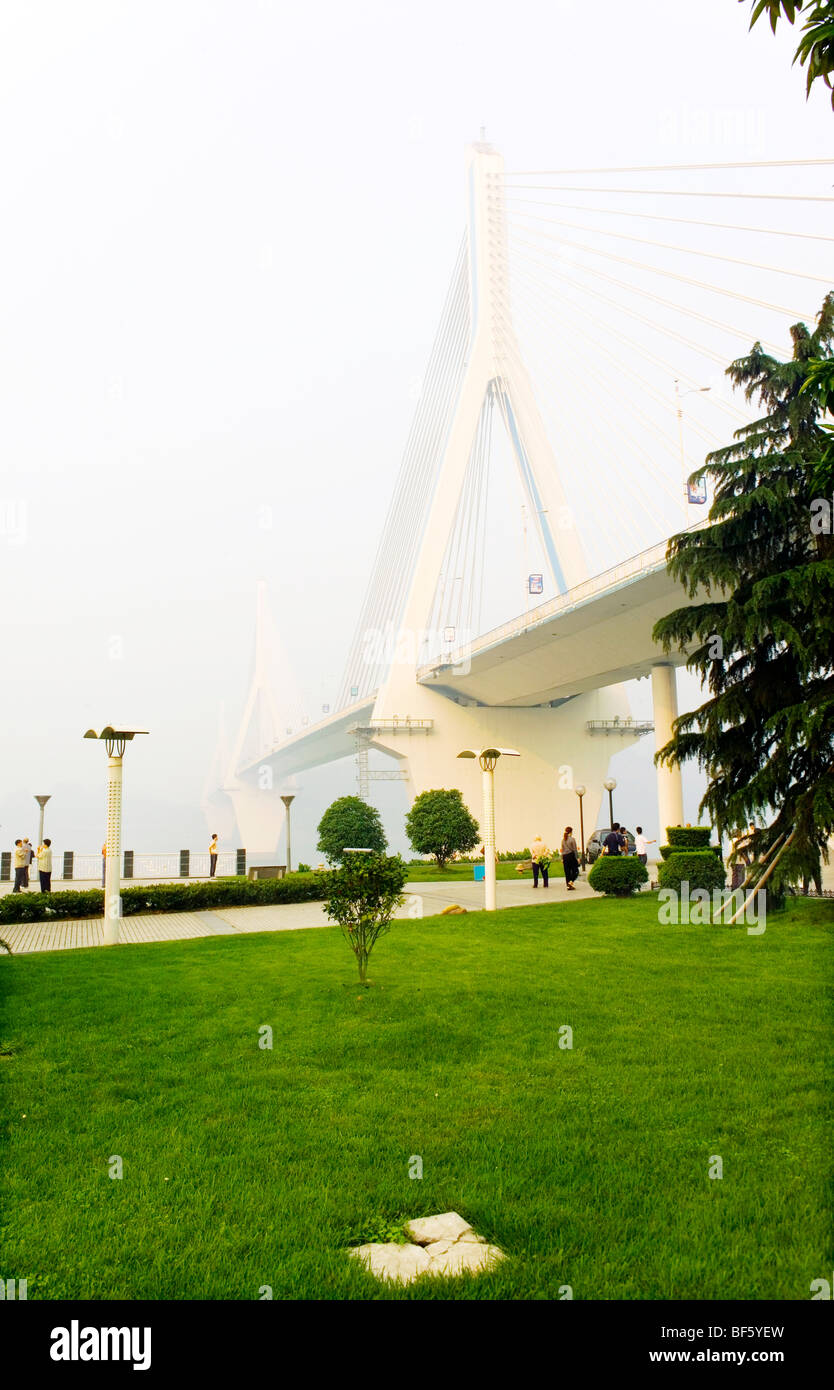 Yiling Yangtze Bridge, Yichang City, Hubei, China Stock Photo - Alamy