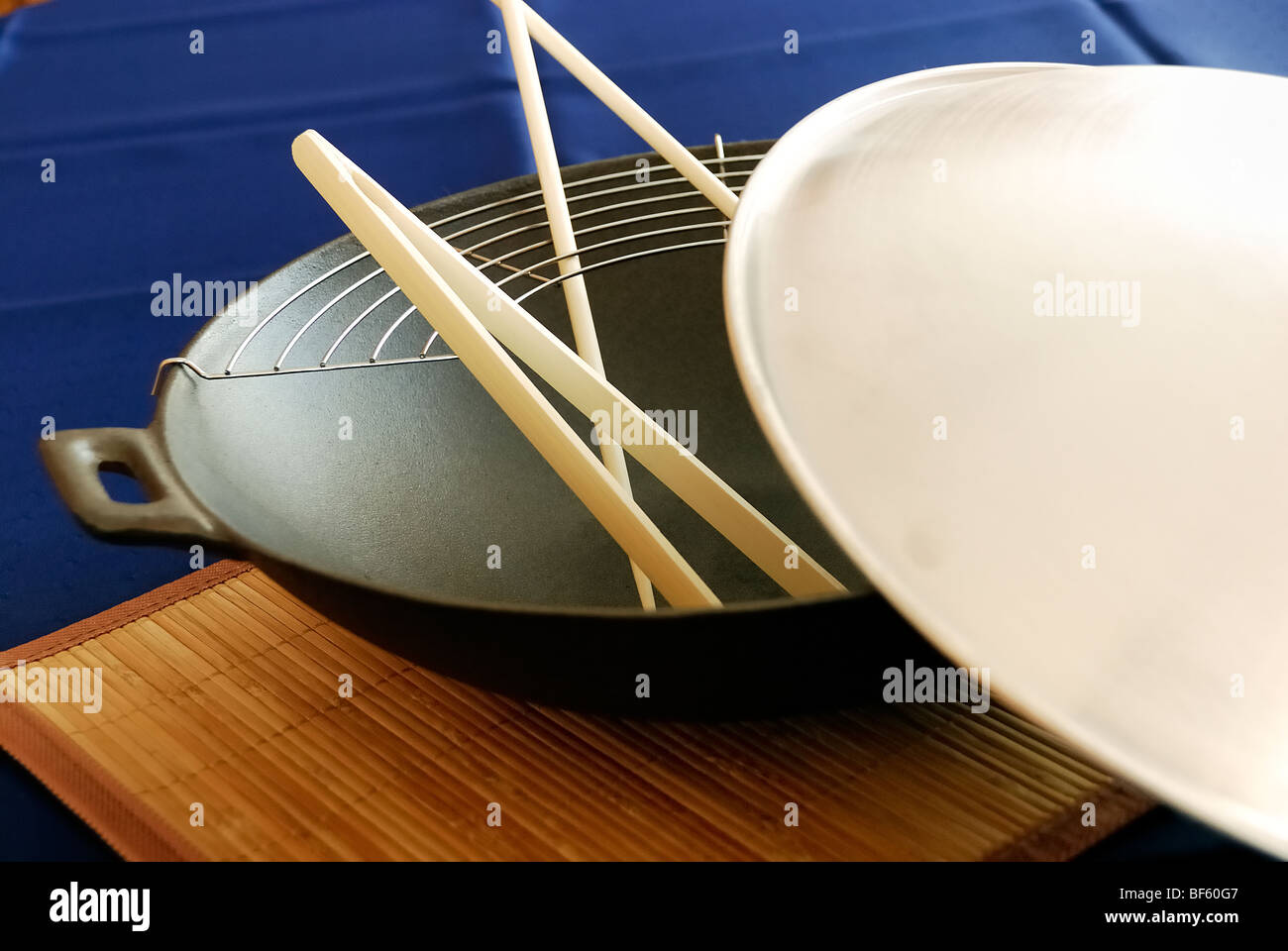 Wok and acessories Stock Photo - Alamy