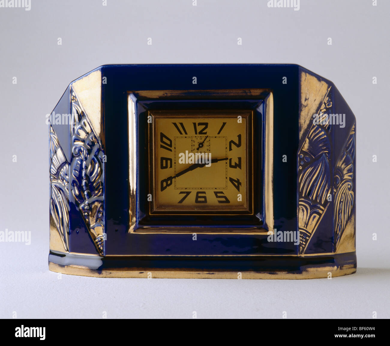 Objects art deco twenties clocks hi-res stock photography and images ...