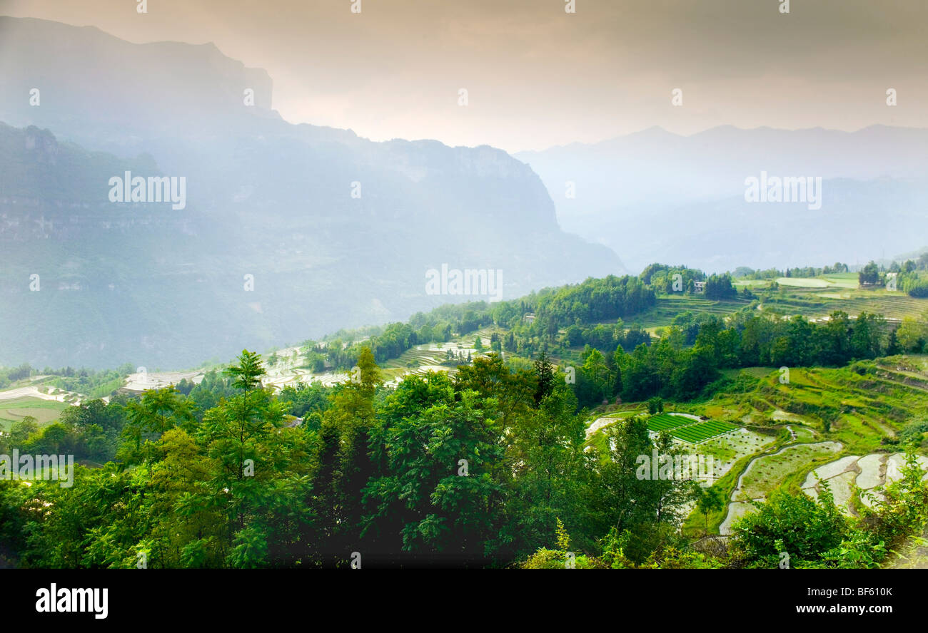 Majestic mountain range in mist, Tenglong Cave Scenic Area, Lichuan ...
