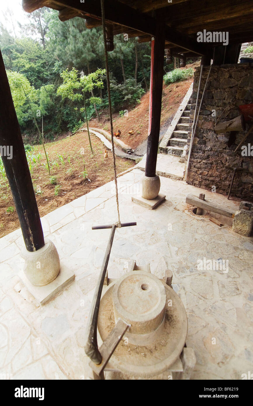 Millstone china hi-res stock photography and images - Alamy