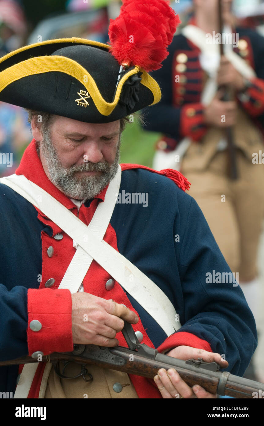 Crowd loading hi-res stock photography and images - Alamy