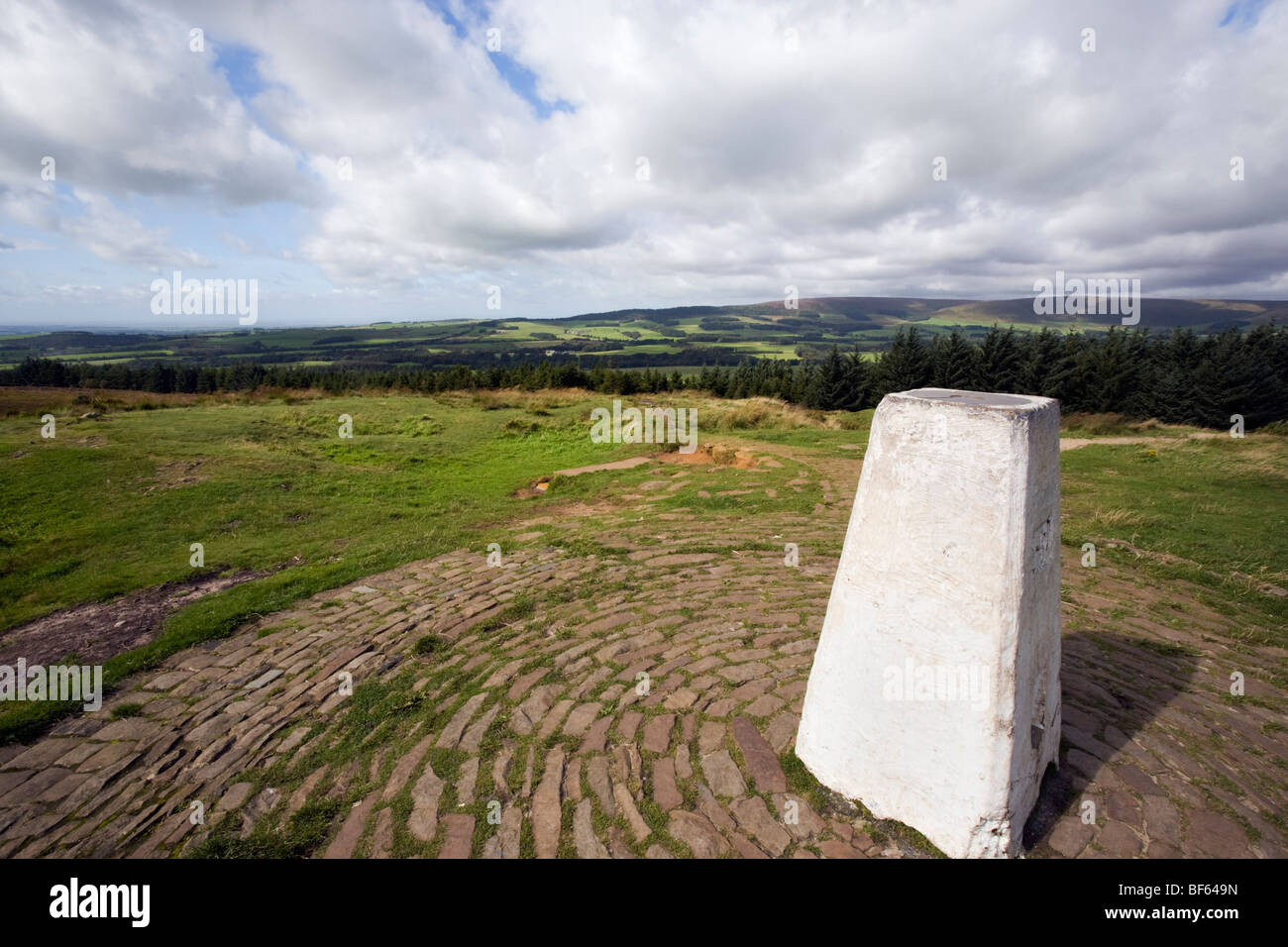 Trig point at Beacon Fell Country park in Lancashire Stock Photo - Alamy