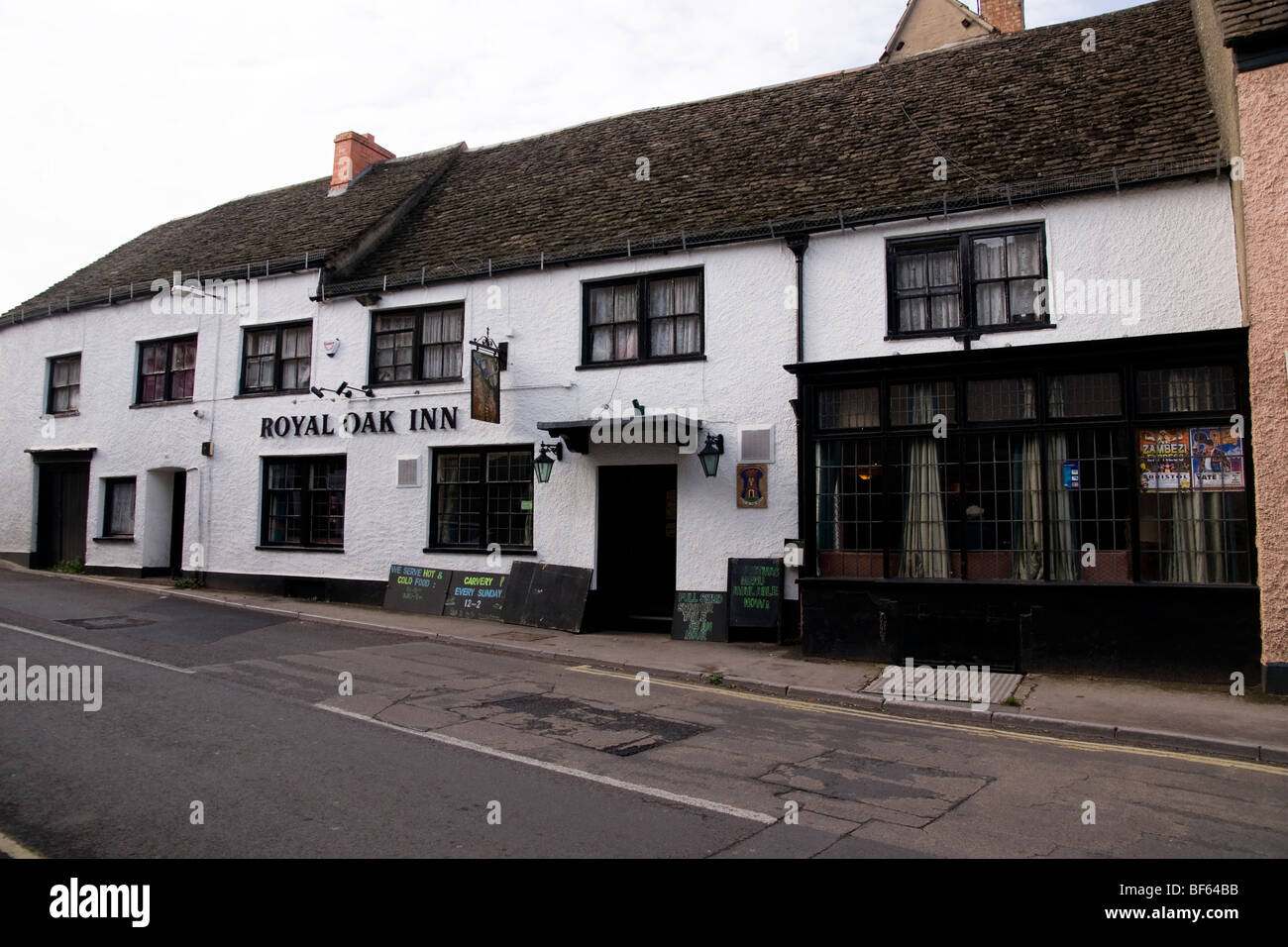 The royal oak inn hi-res stock photography and images - Alamy