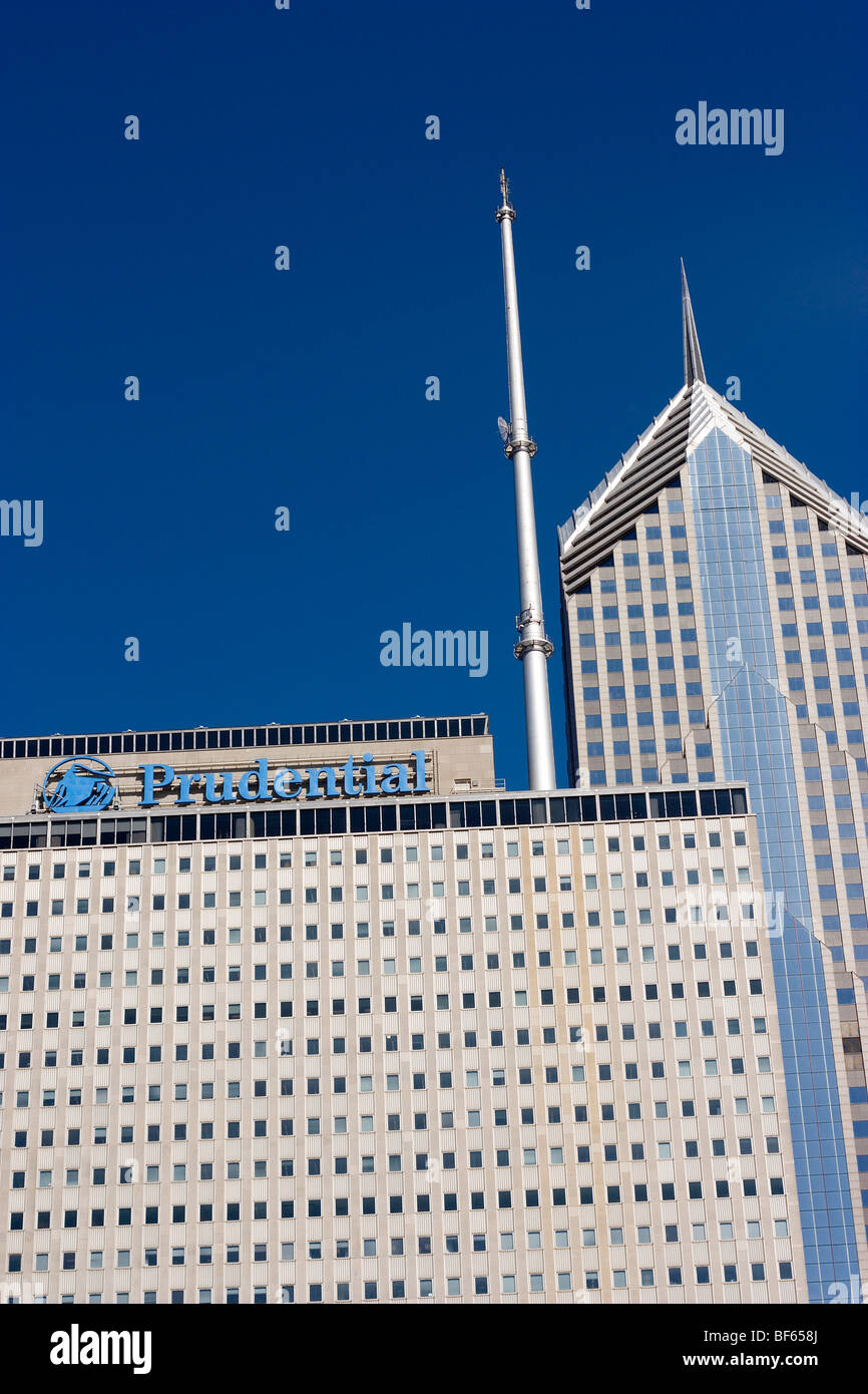 Skyscrapers chicago downtown prudential tower hi-res stock photography ...