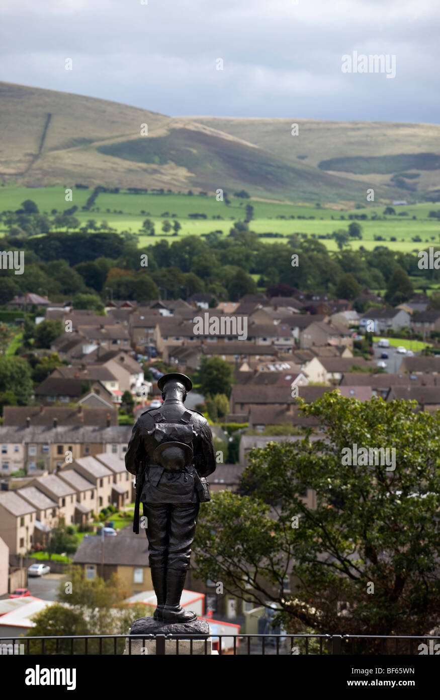 War memorial in the gardens of Clitheroe Castle in Lancashire Stock ...