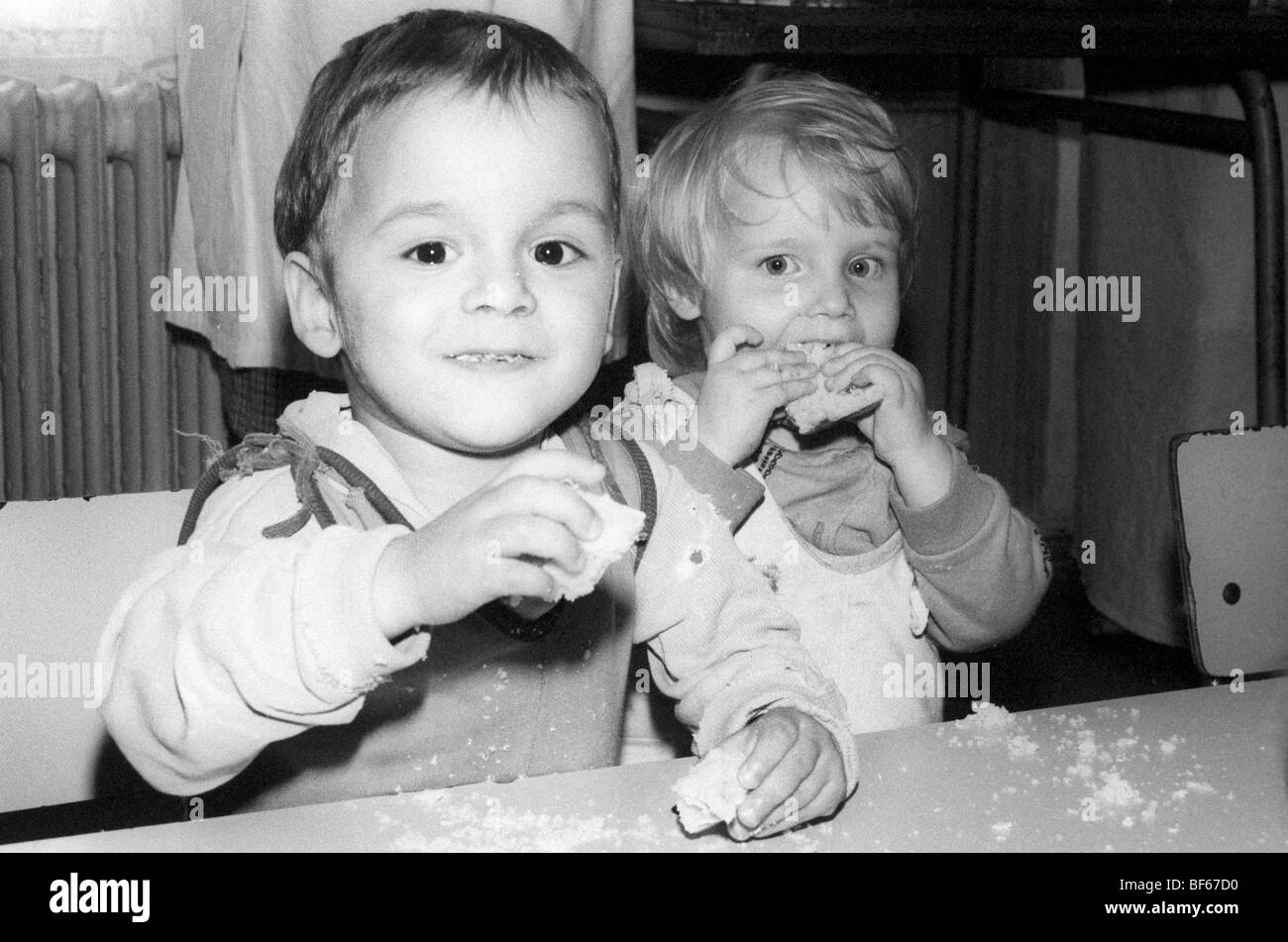 Romanian orphans hi-res stock photography and images - Alamy
