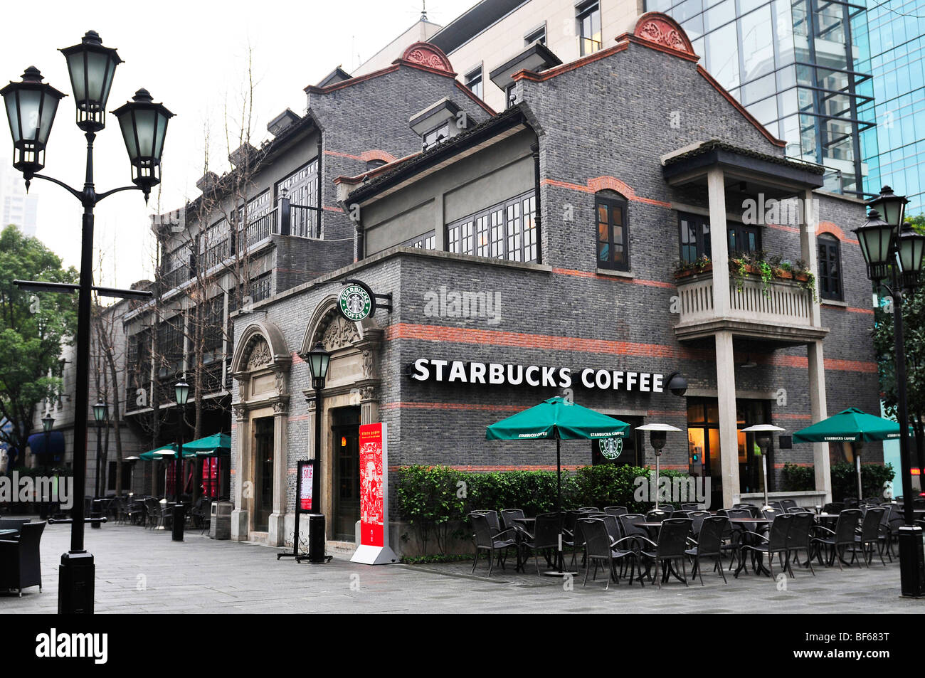 Trendy coffee shop and restaurants in Shikumen houses, Xintiandi ...