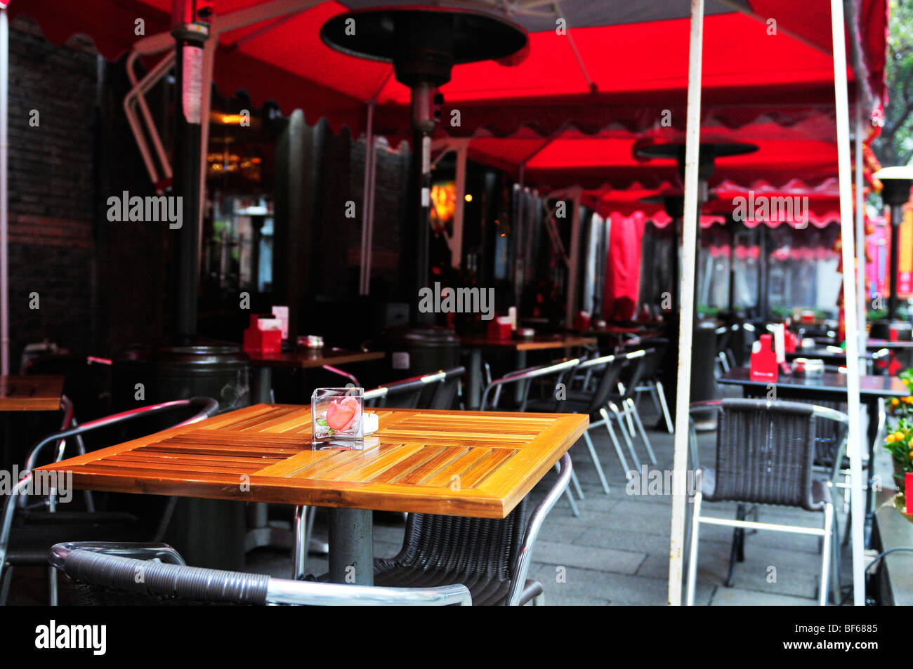 Xintiandi Bar Shanghai High Resolution Stock Photography and Images - Alamy