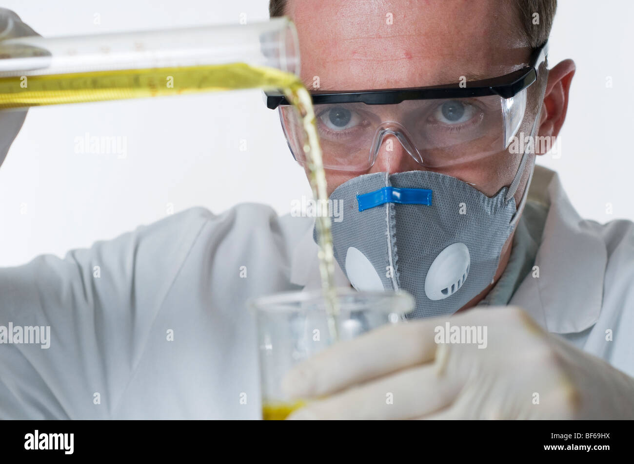 Scientist in the laboratory Stock Photo - Alamy