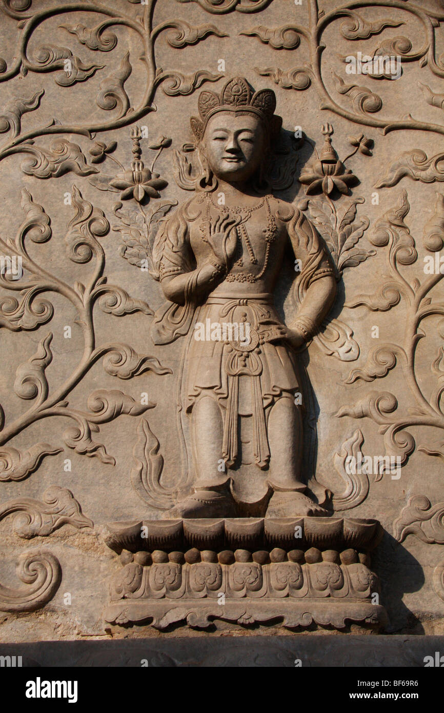 Marble wall carving of Buddha in Vajrasana Pagoda, Biyun Temple ...